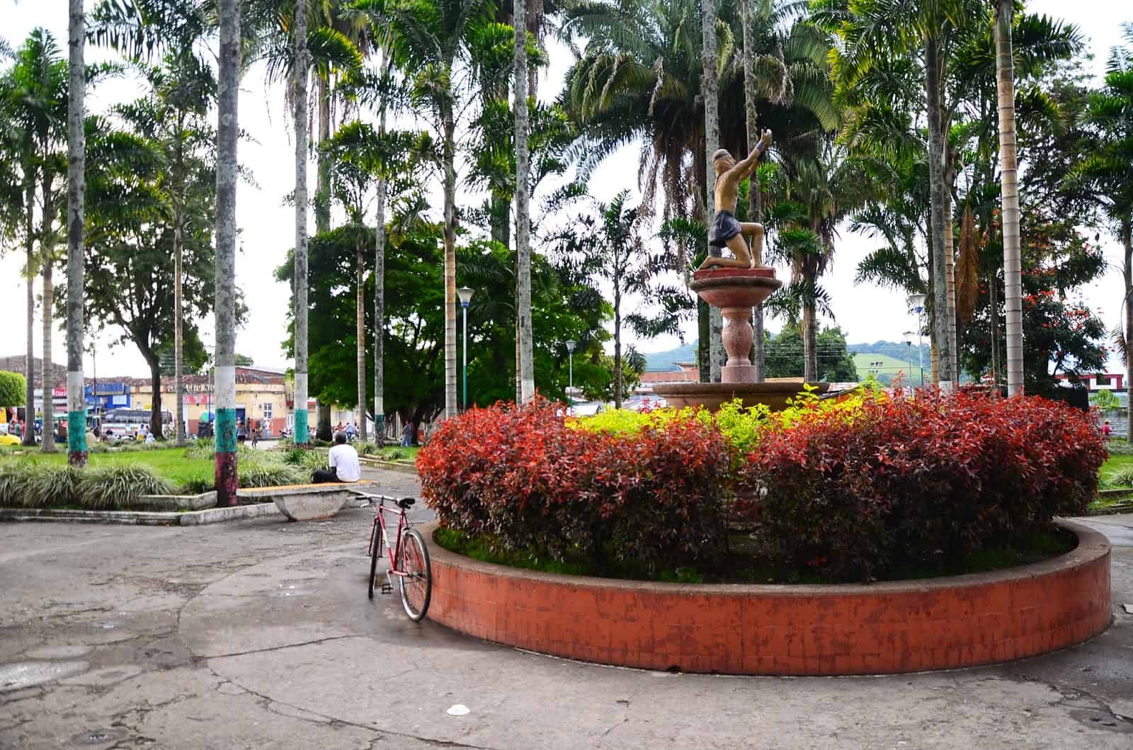 Caicedonia (Town in Valle del Cauca, Colombia) - Nomadic Niko
