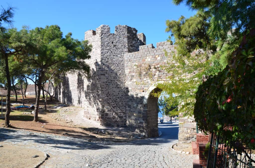 Kadifekale (Castle in Izmir, Turkey) - Nomadic Niko