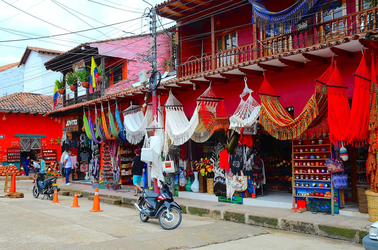 Ráquira: Exploring the Colorful Pottery Capital of Colombia