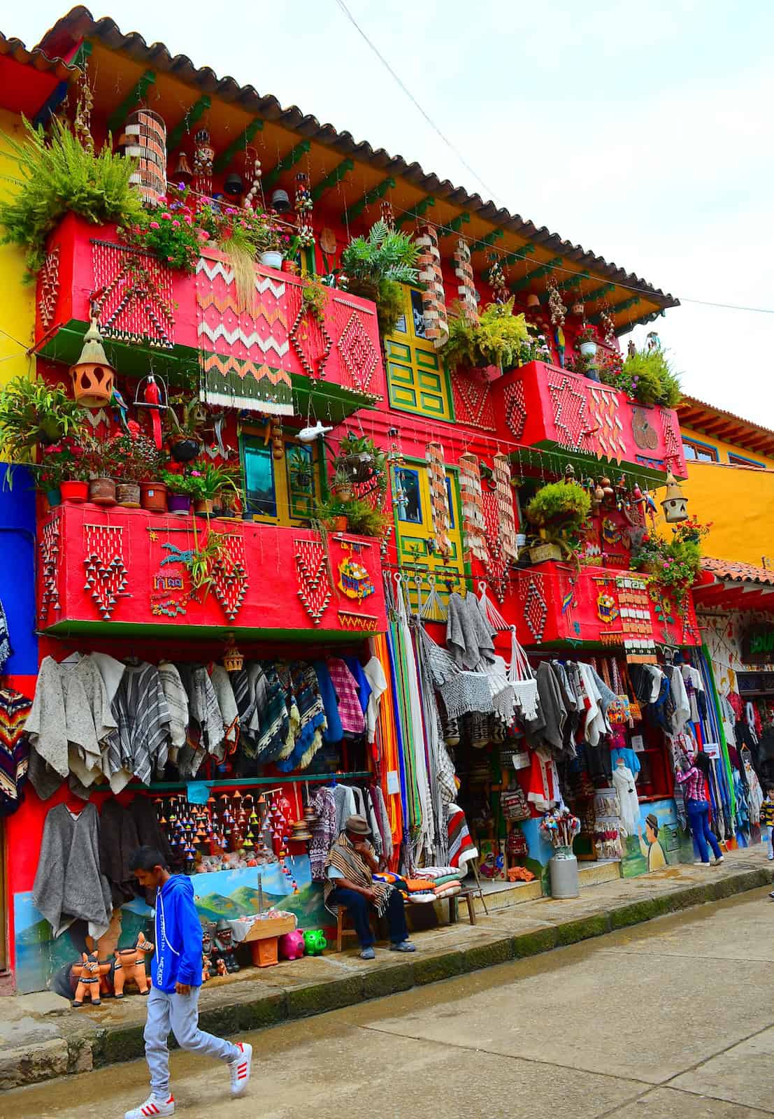Ráquira: Exploring the Colorful Pottery Capital of Colombia