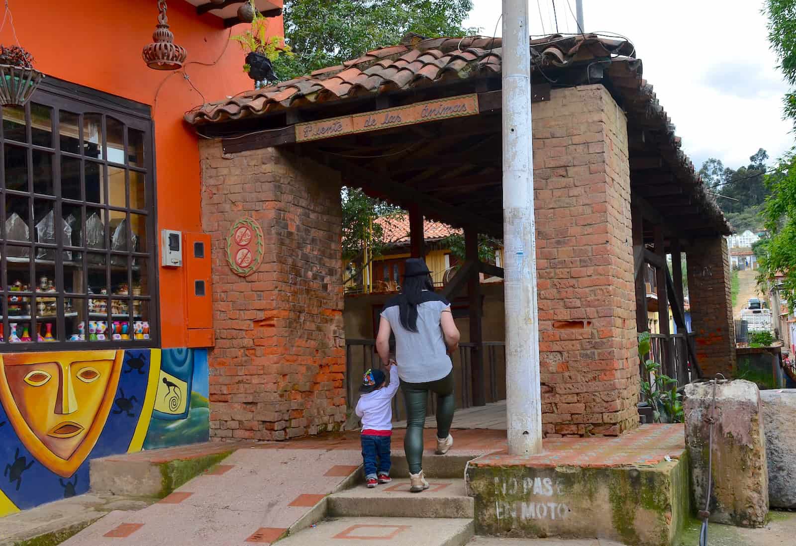 Ráquira: Exploring the Colorful Pottery Capital of Colombia